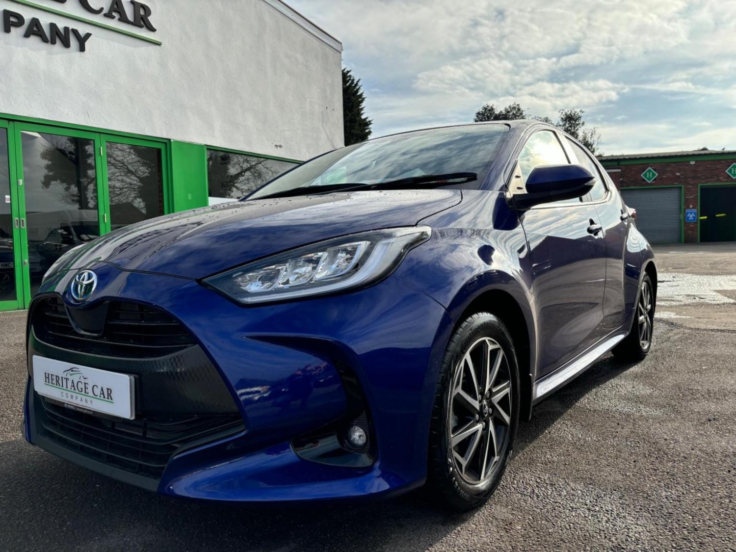 Used TOYOTA YARIS 2022 Blue for sale - £10995 in Coventry, West ...